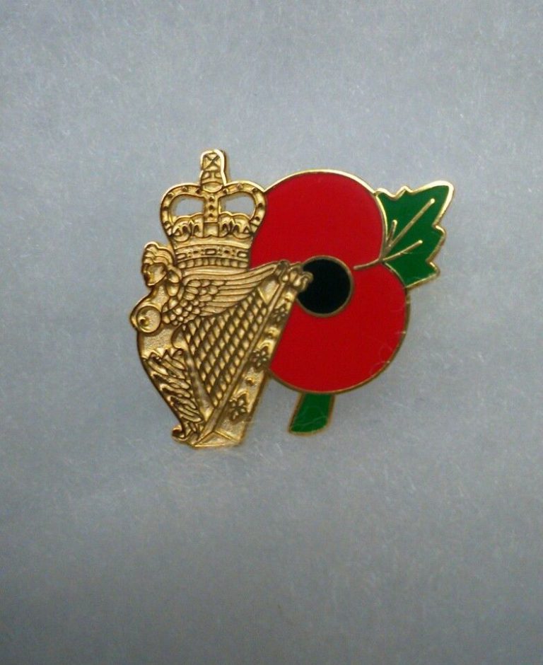 (206) ULSTER DEFENCE REGIMENT POPPY LAPEL BADGE - ulsterflag.com
